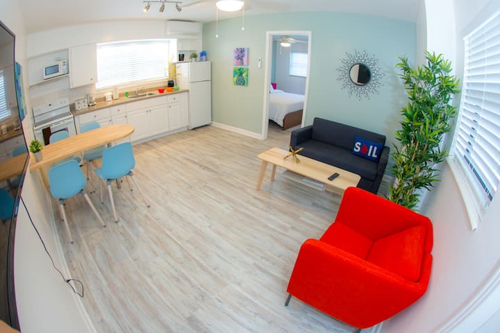 1 Bedroom King Suite In Paradise - St. Pete Beach, FL