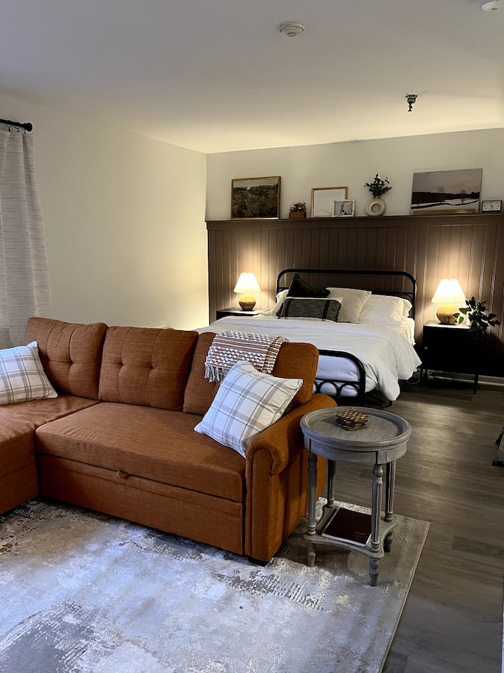 Fully Renovated Lake Street Studio - Laconia, NH