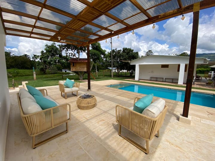 Hermosa Finca Con Piscina. - Guaduas