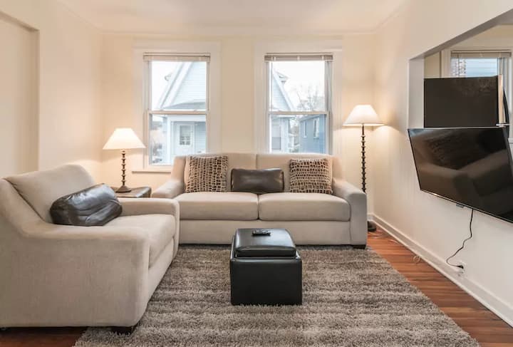 Whole Private Spacious House. - Bridgeport, CT