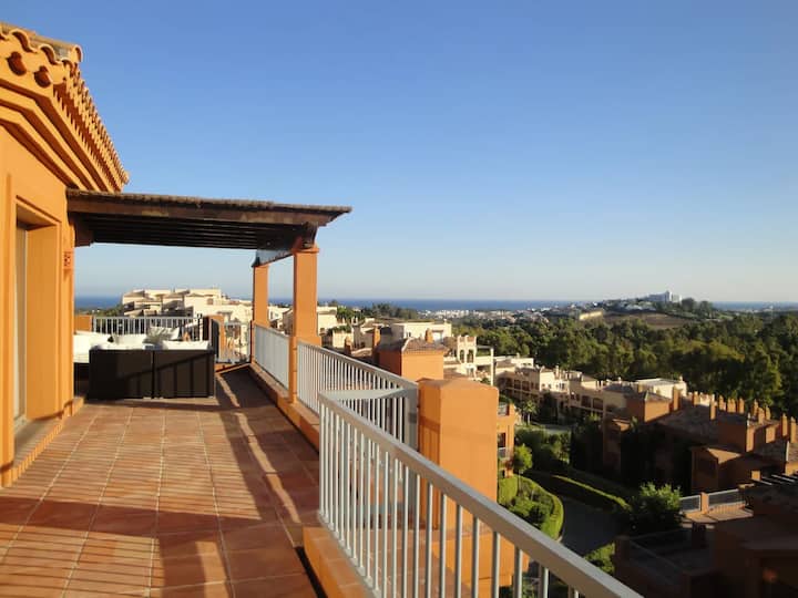 3 Bed Penthouse - Amazing Views! - Puerto Banús