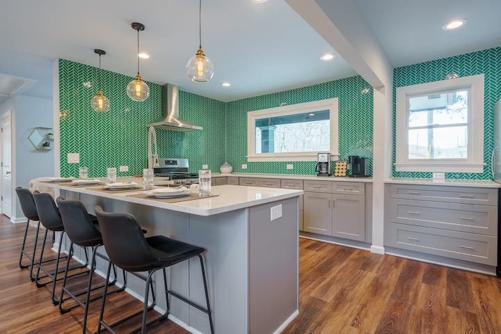 Lakefront Escape Modern, Pet Friendly, With Dock - Gainesville, GA