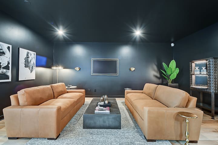 Luxurious Home With Downtown Views | Rooftop Deck! - 인디애나폴리스