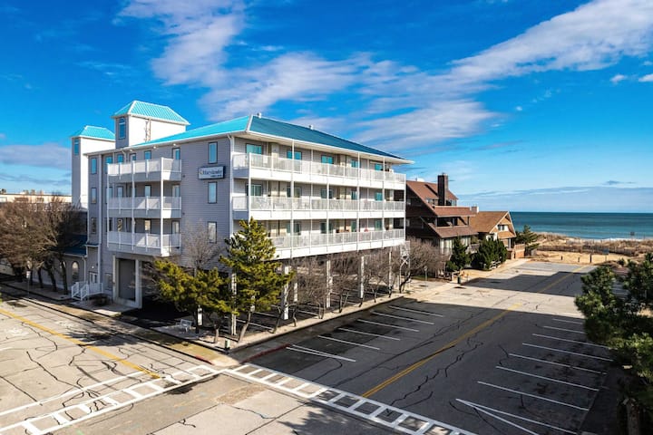Top Floor Oceanside Condo 404 - Maryland Beach, MD