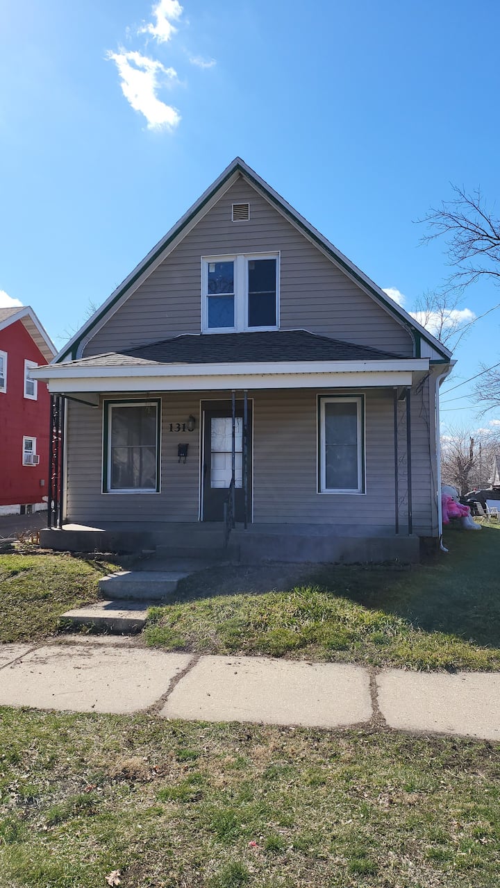 Older 2 Br House Near Czech Village. - シーダー・ラピッズ, IA
