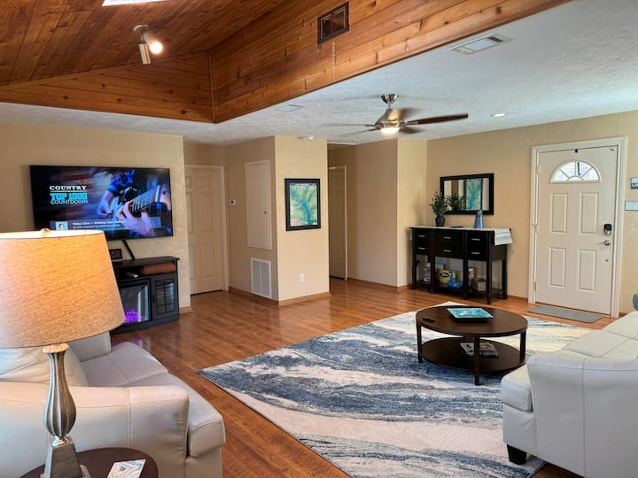 The Cove Lake House At Lake Limestone - Lake Limestone, Thornton
