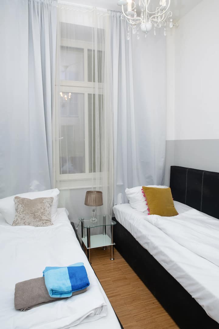 Nice Cozy Flat In Hystoric  City Center - Berlijn