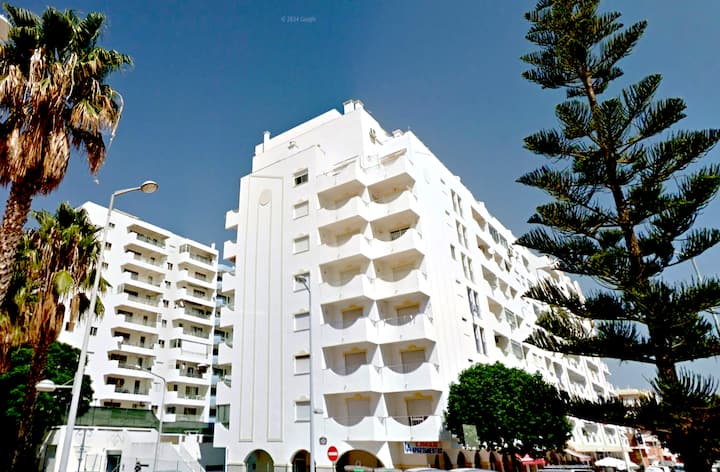 Central 2 Bedrooms Close Beach - Armação de Pêra