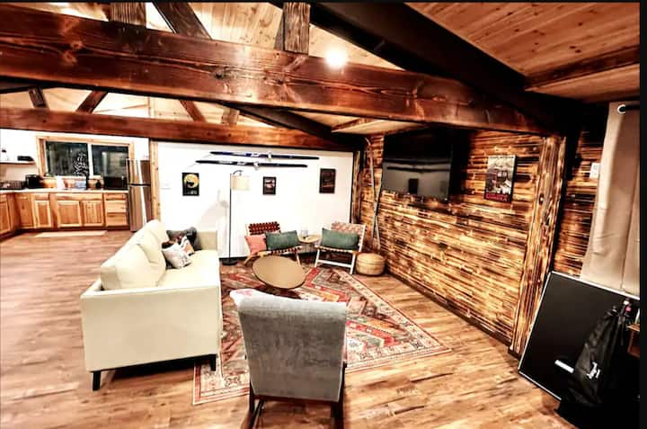 Remodeled Cabin W/ Hot Tub, Bunk House On 2 Acres! - Packwood, WA