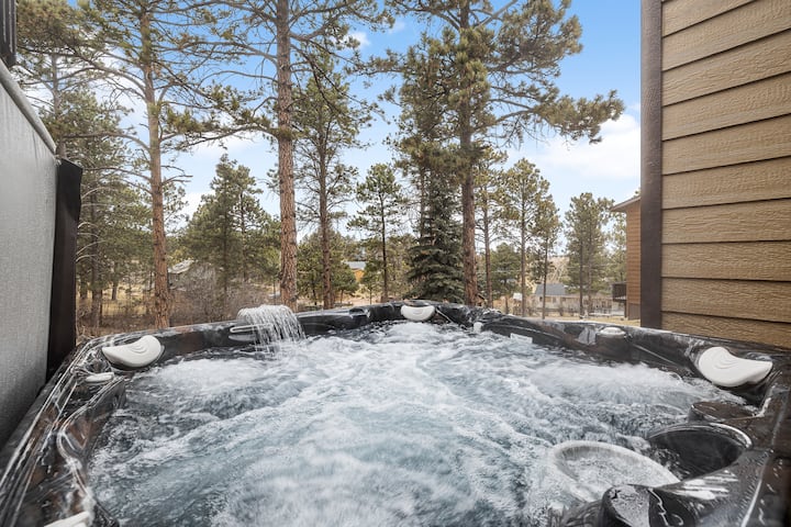 Red Rock Retreat Private Hot Tub - Rapid City, SD