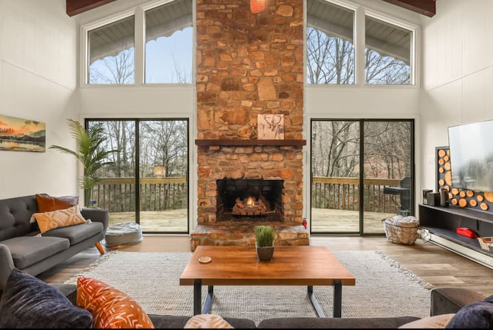 4br Chalet-a/c-new Deck! Calm Creek-quiet-2 Kings - Beech Mountain, NC
