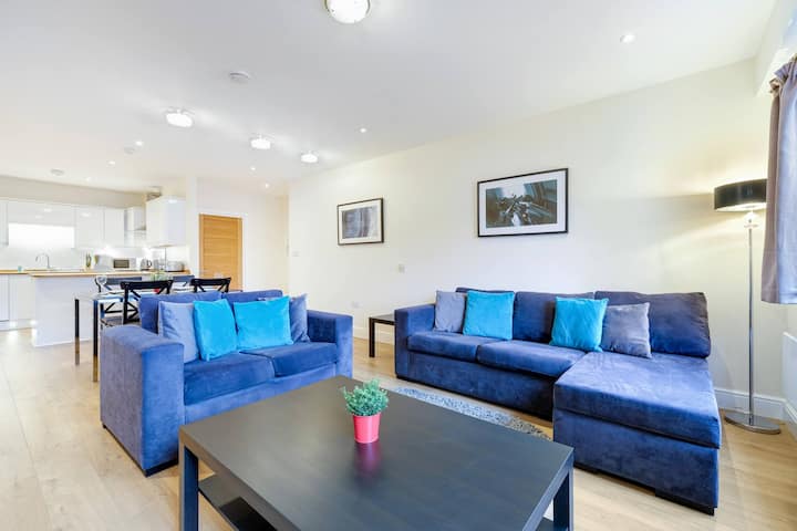 Luxury 3 Bedroom Apt.04 With Parking In Maidenhead - Maidenhead