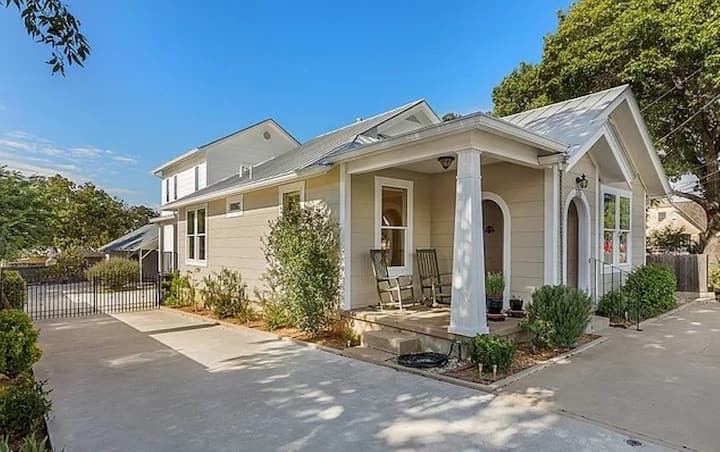 Aermotor Loft -100yds To Main, Slps 4, Hot Tub - Fredericksburg, TX