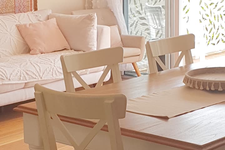 Family Retreat 1.5k To Beach, 3 Bedroom Home - Coolangatta