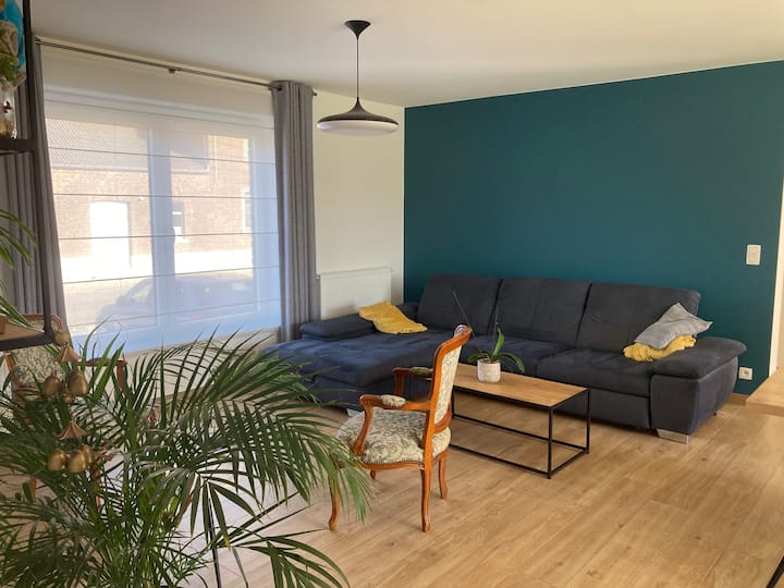 Appartement Spacieux, Terrasse Ensoleillée - Verlaine