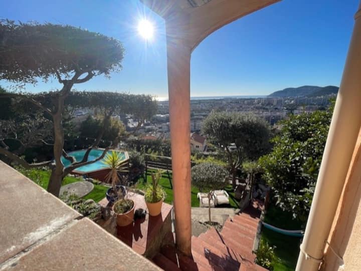 Maison Vue Mer Panoramique 
Piscine+spa Privatif - Mandelieu-la-Napoule