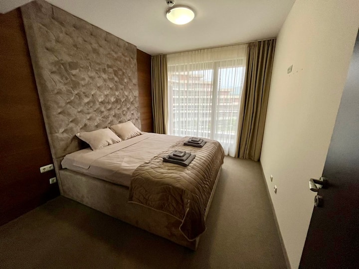 Platinum Apartment - Aheloy