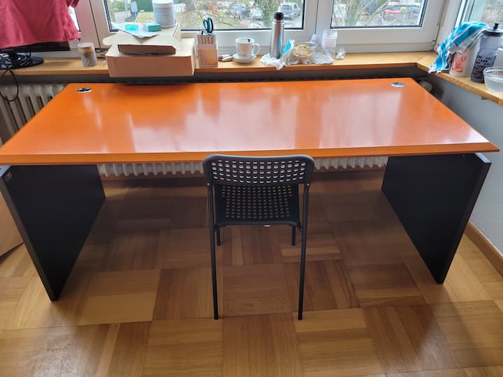 Super Grosses Zimmer Mit Kleinem Balkon In Muttenz - Bazel