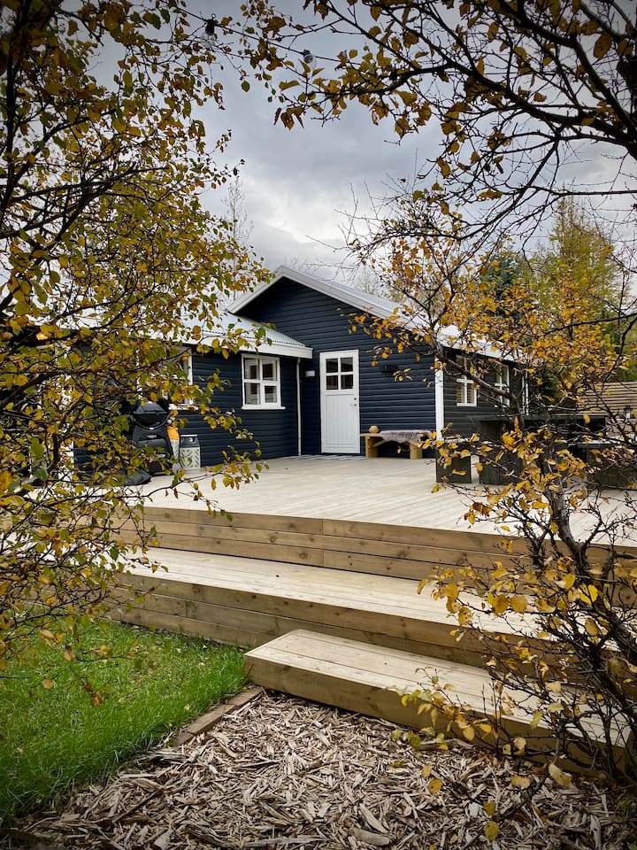 Golden Circle - Spa Cottage - Hot Tub And Sauna - Iceland