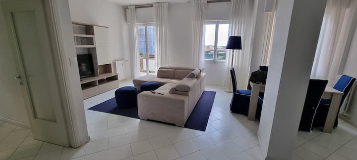 Fronte Mare Con Tre Camere - Viareggio