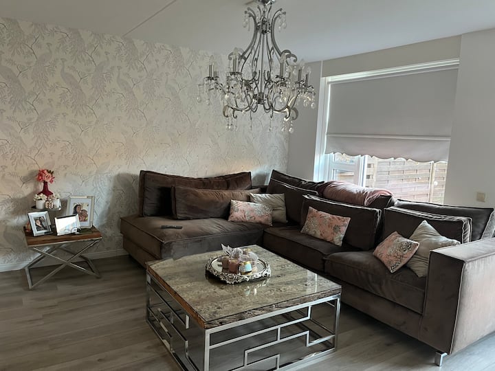Cosy 2 Story Familyhouse - 's-Gravenzande