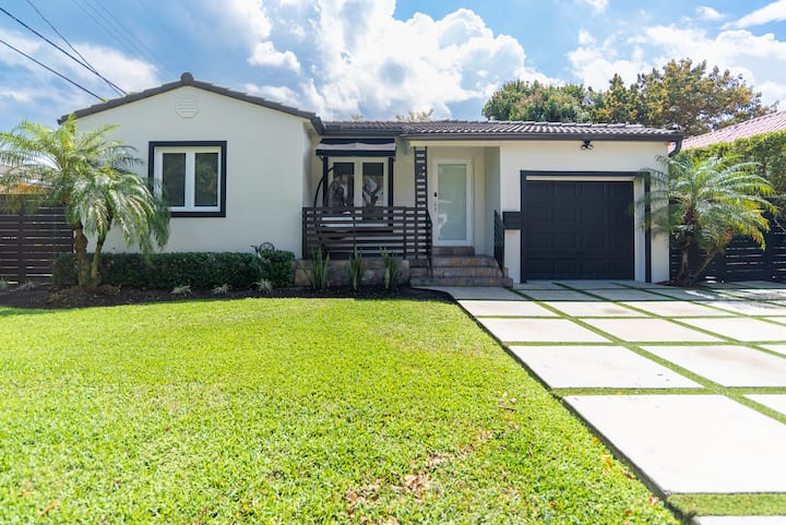 Urban Escape Haven - Miami, FL