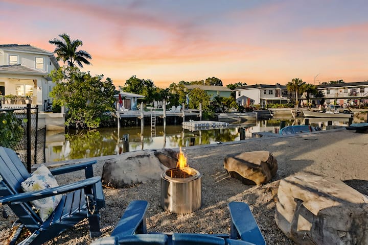 Boaters Bayshore Bungalow Suite W/hot Tub On Canal - Naples, FL