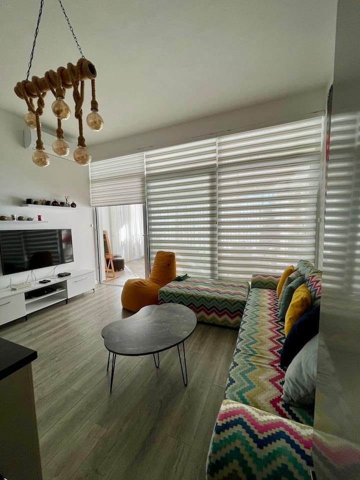 Qerret Flat House - Spille