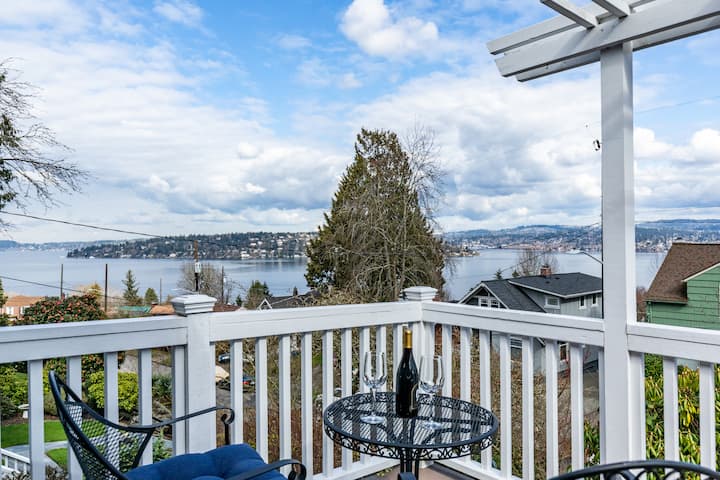 Lake Washington View Home With Hot Tub Bbq Garden - Renton, WA