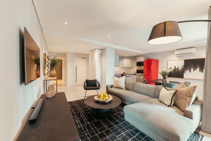Vibrant Living In The Heart Of Sea Point (Apt 306) - Cape Town