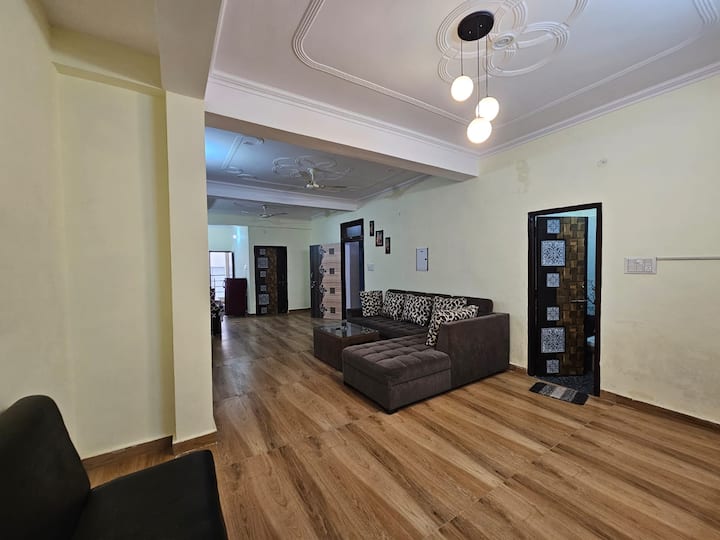 3 Bhk In Krishna Nagar Lucknow - Lucknow