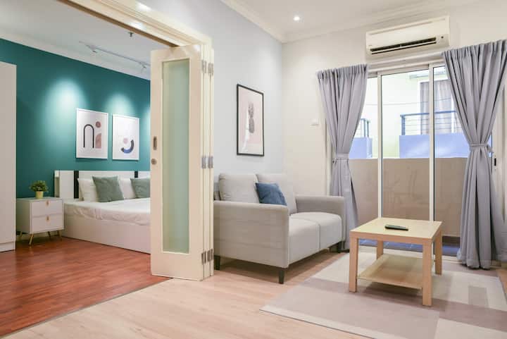 Lovely 1br @ Embassy Row | Netflix |100mbps Wi-fi - Kuala Lumpur