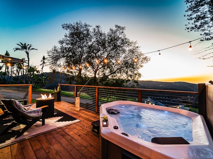 Mountain Top Tiny Home & Hot Tub - Vista, CA