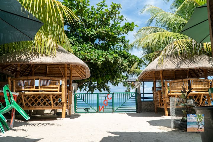 Lambug Badian Cebu Beachfront Barkada Fan Room - Badian