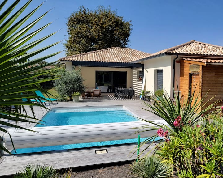 Villa Climatisée Avec Piscine Chauffée - Mios