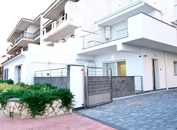 Thetis Apartment Sea View - Nizza di Sicilia