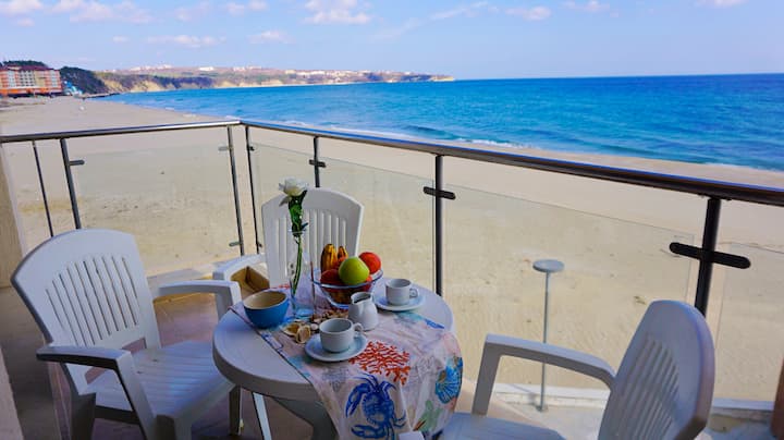 Апартамент с ексклузивна гледка към морето и плажа - Obzor