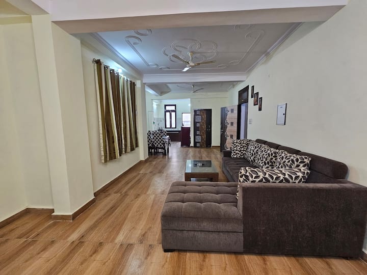 3 Bhk In Krishna Nagar Lucknow - Lucknow
