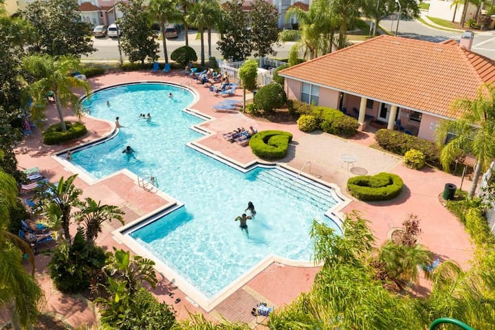 Inviting 3bdrm/2.5bath Close To Parks Resort Style - Kissimmee