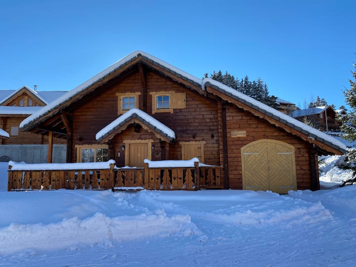 Chalet Murmeltier
Chalet 12 Personnes - Le Dévoluy