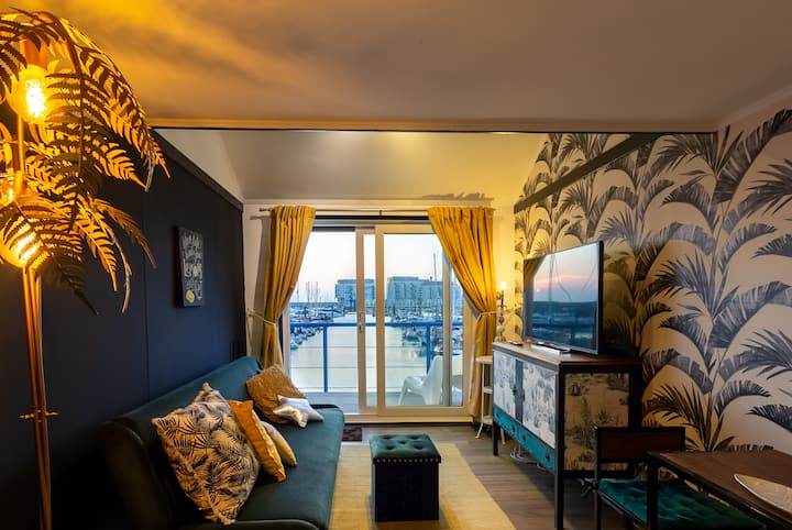 The Marina Retreat -Free Parking - Sussex