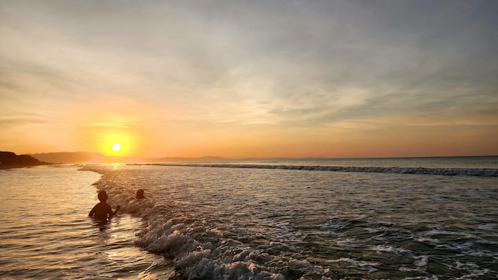 3 Waves Beach Resort : Beachfront |Pool |30 Guests - Dagupan