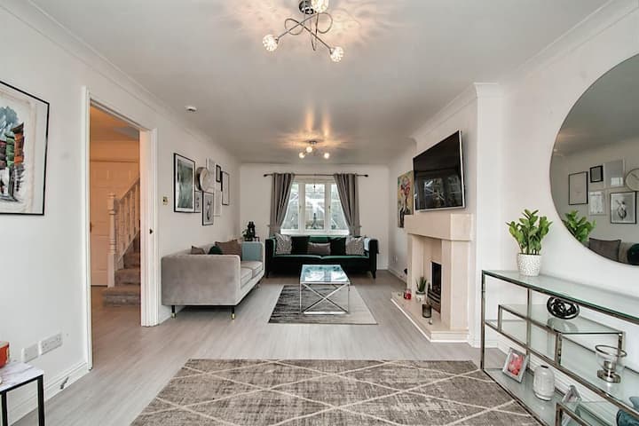 Family Home Rooms To Rent - East Kilbride