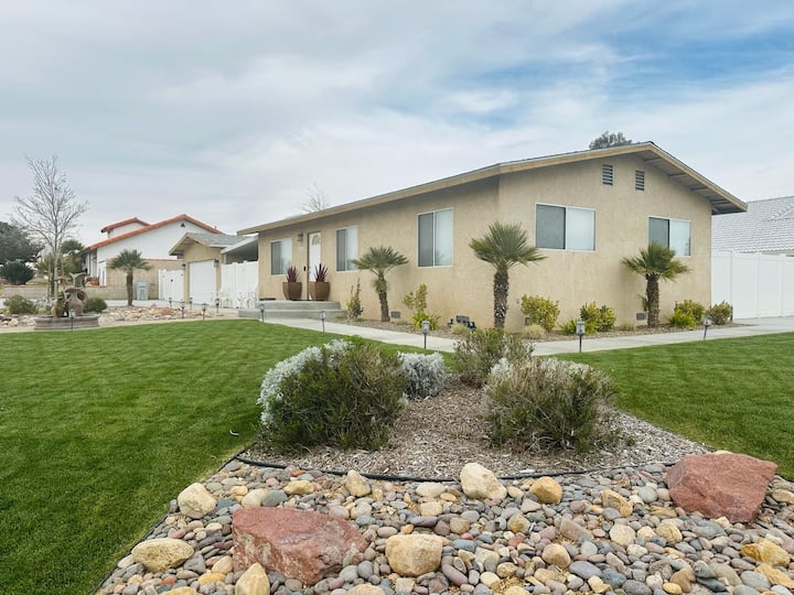 Private Victorville Retreat - Apple Valley, CA
