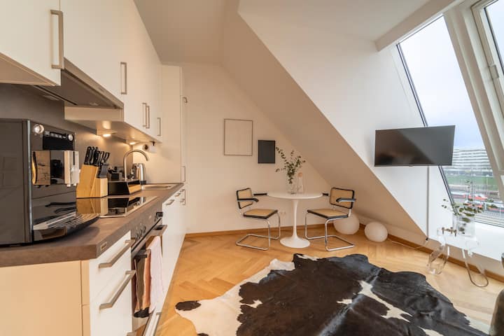 Josef's Home | Penthouse | Balcony & City Views - Vienna