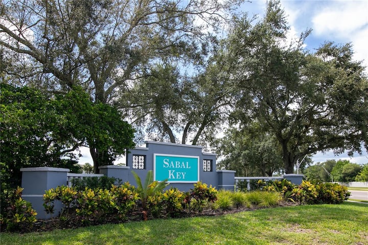Lakefront Townhome In Sabal Key - Lakewood Ranch, FL