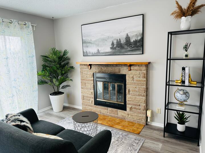 4bedrm House | 15 Mins To Airpt | 5mins To Algonqn - Ottawa