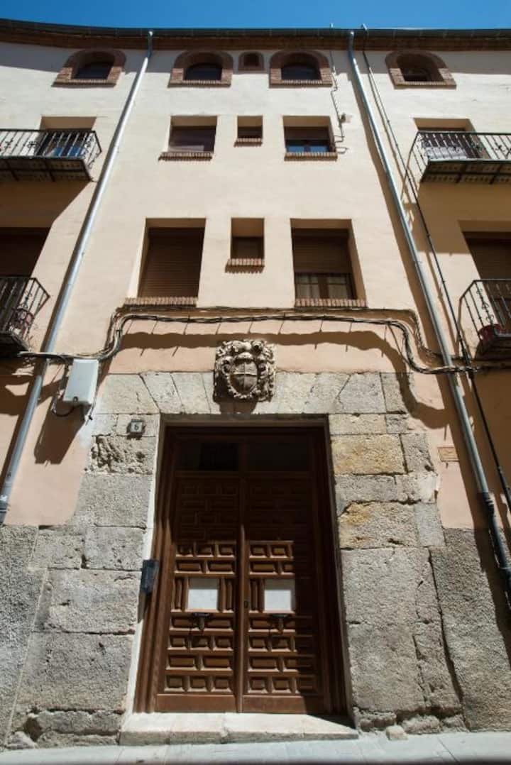 Chantría Lucía En Pleno Centro - San Blas