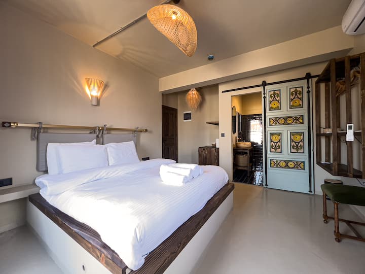 Void Urla - Room Of Earth - Urla