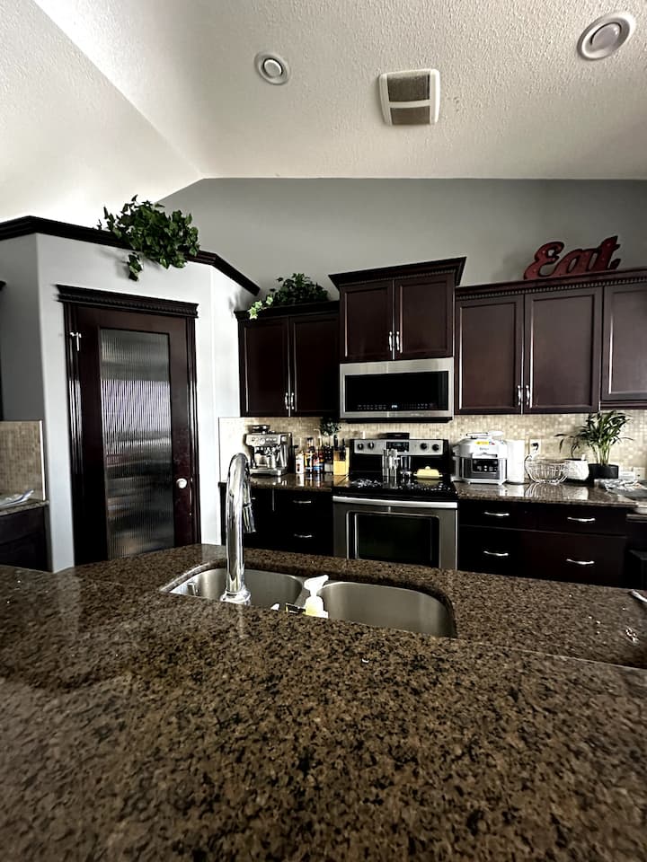 Relaxing Home In Medicine Hat. - Medicine Hat